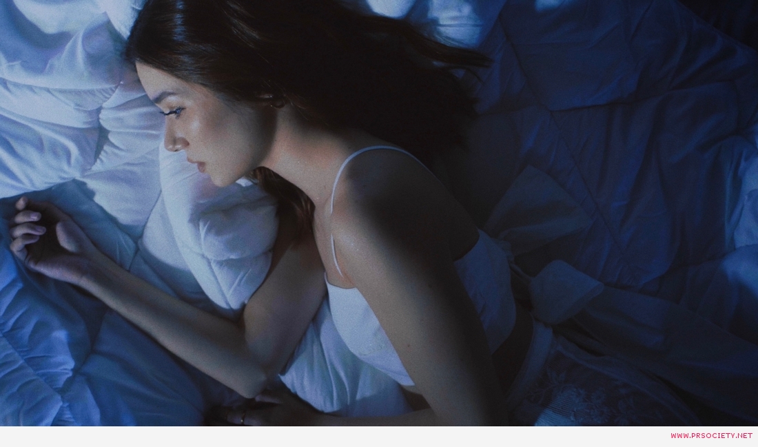 “วี” ถ่ายทอดเพลงเพราะ “One Last Cry” ประกอบซีรีส์ “F4 Thailand : หัวใจรักสี่ดวงดาว BOYS OVER ...