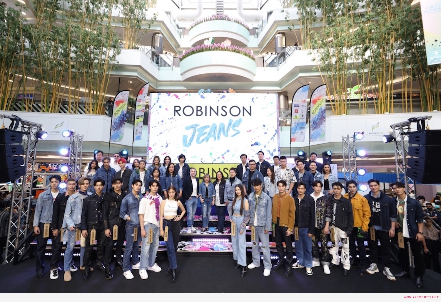ห้างโรบินสัน คอลแลปส์แบรนด์ยีนส์ไทยและอินเตอร์ชั้นนำ จัดบิ๊กแฟร์ “ROBINSON JEANS 2022” คว้า 3 ...