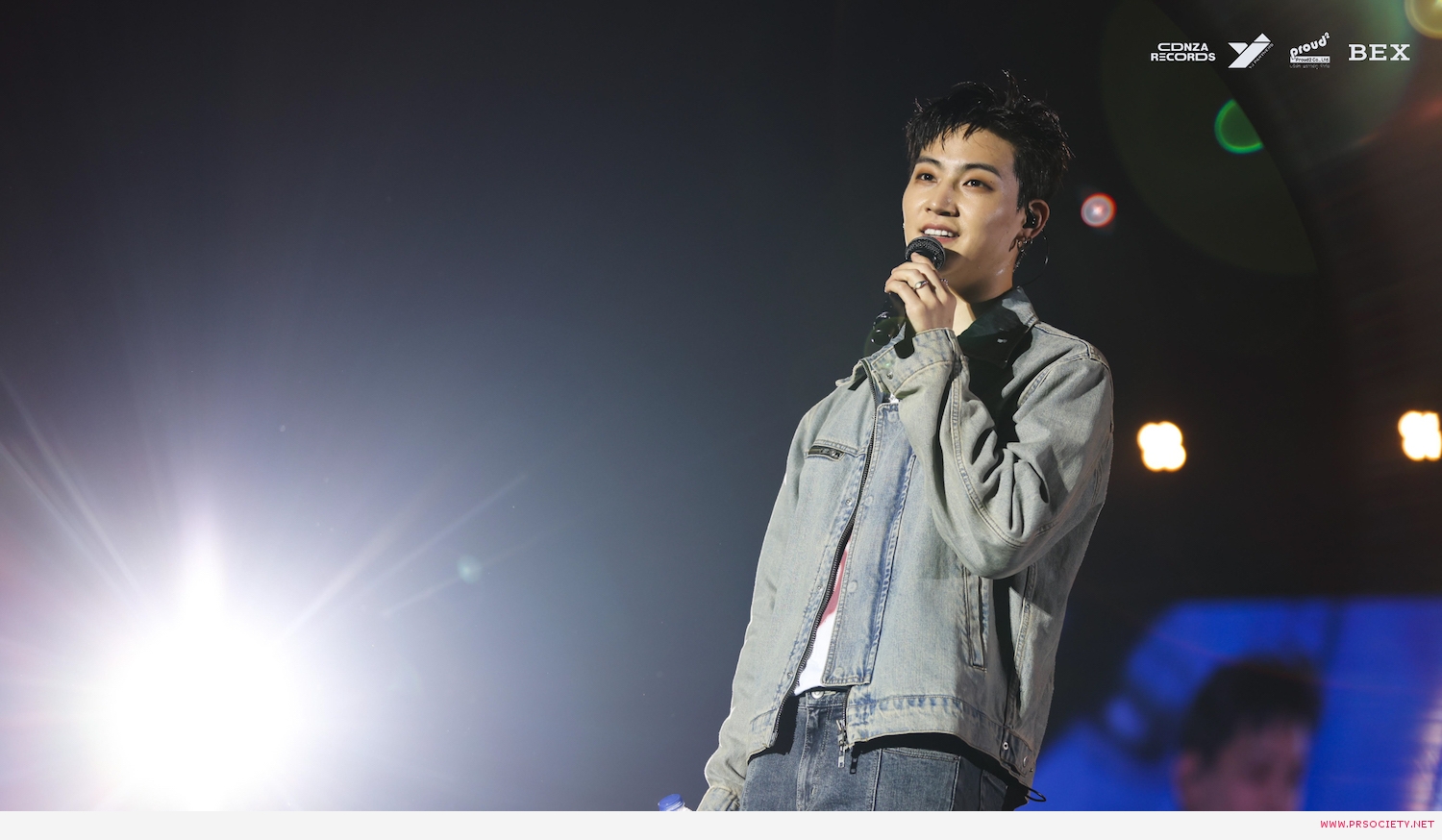 แฟนไทยไม่เคยแผ่ว “JAY B” สุดปัง!! จัดคอนเสิร์ตกี่รอบก็ “SOLD OUT” หมด ...