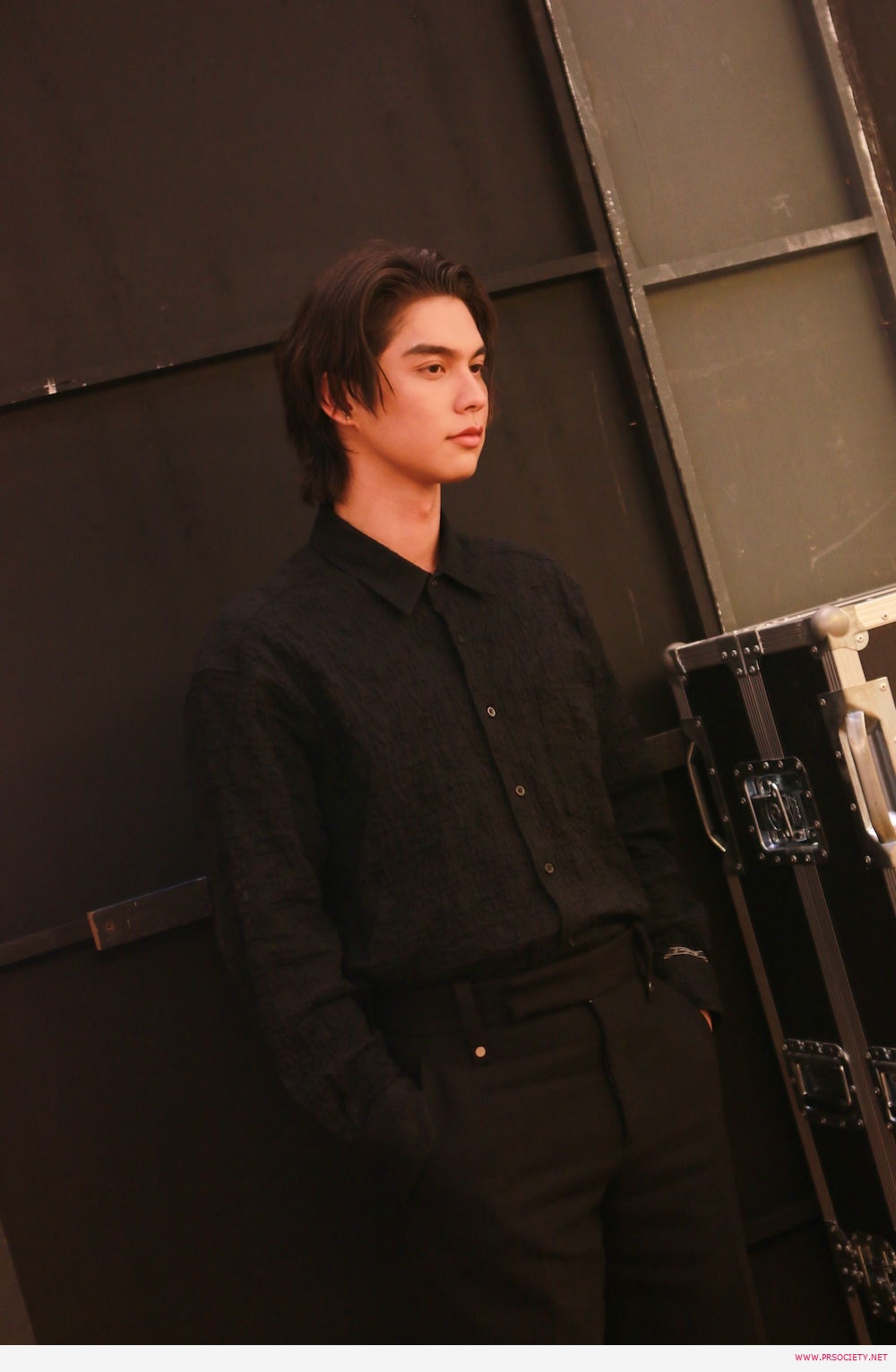 สุดปัง! “ไบร์ท วชิรวิชญ์“ บินลัดฟ้าร่วมร้องเพลงในงาน YES933 HITS FEST ...