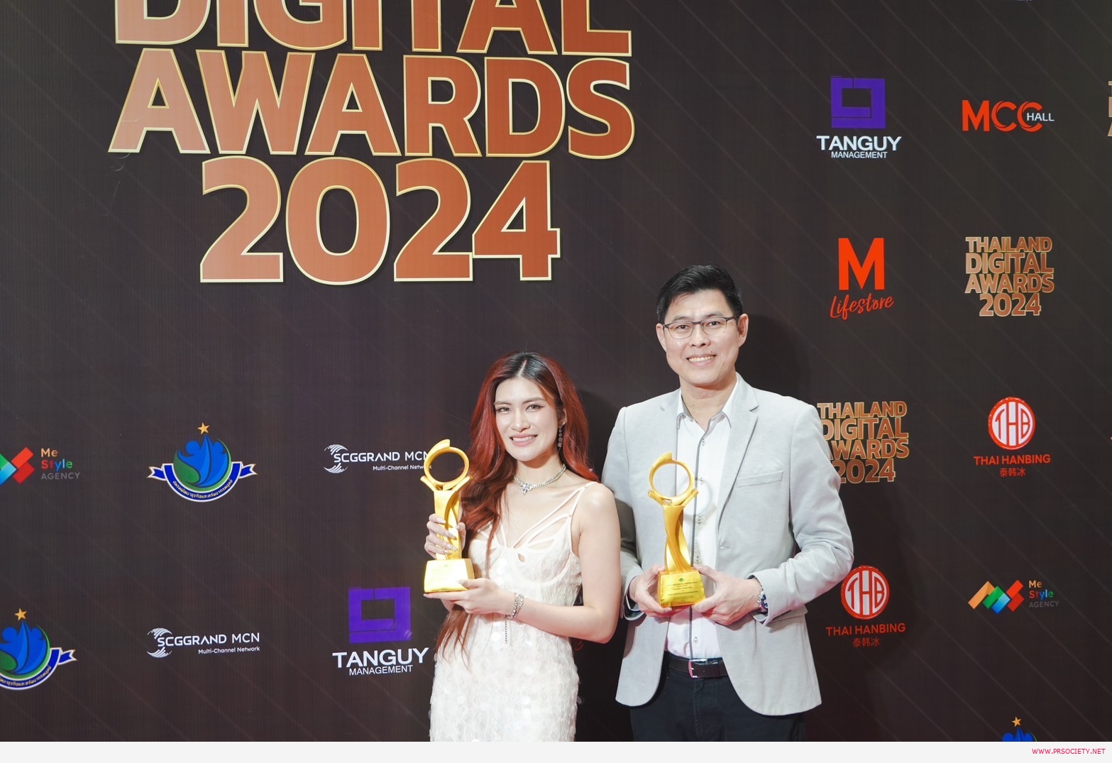 ค่าย Rabbit Moon สุดปัง ! “วิน-เมธวิน” ควงแขน “ป้อปปี้ – ชัชชญา” คว้า ...